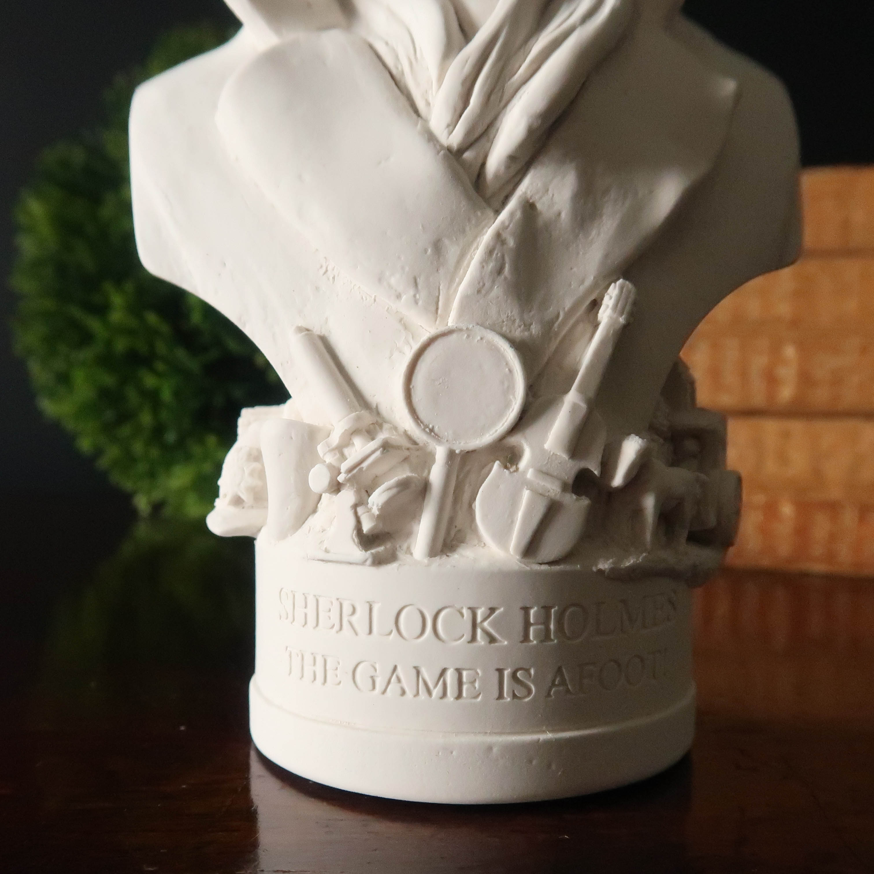 SHERLOCK HOLMES - Typically Unique